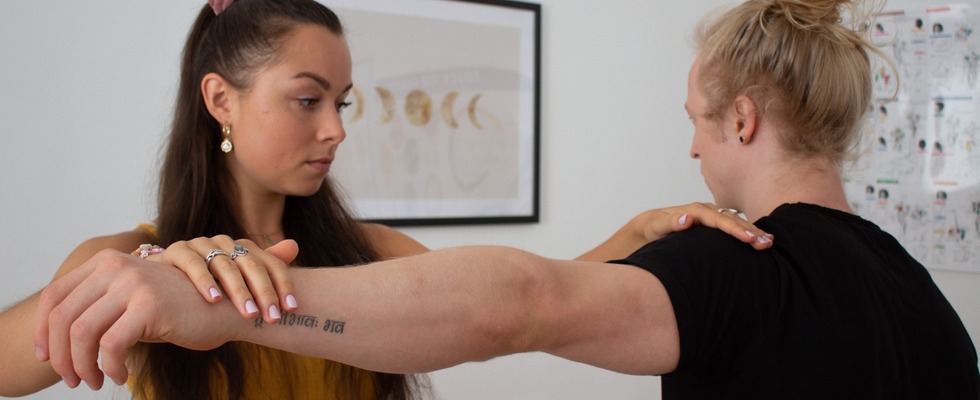 Lara Bayer - Kinesiologie - Reiki - energy healing - health coaching ...